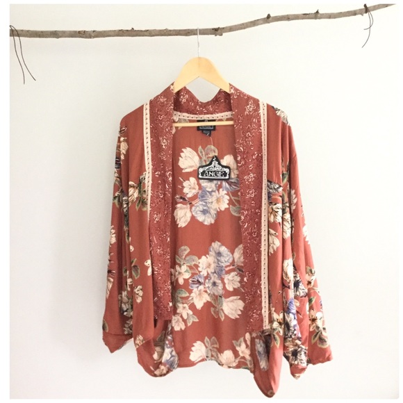 Angie | Tops | Boho Floral Print Batwing Sleeve Kimono | Poshmark